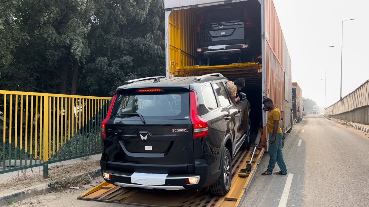 2025 SCORPIO-N Z8 Select Unloading From Truck ️| SCORPIO-N UNLOADING ...