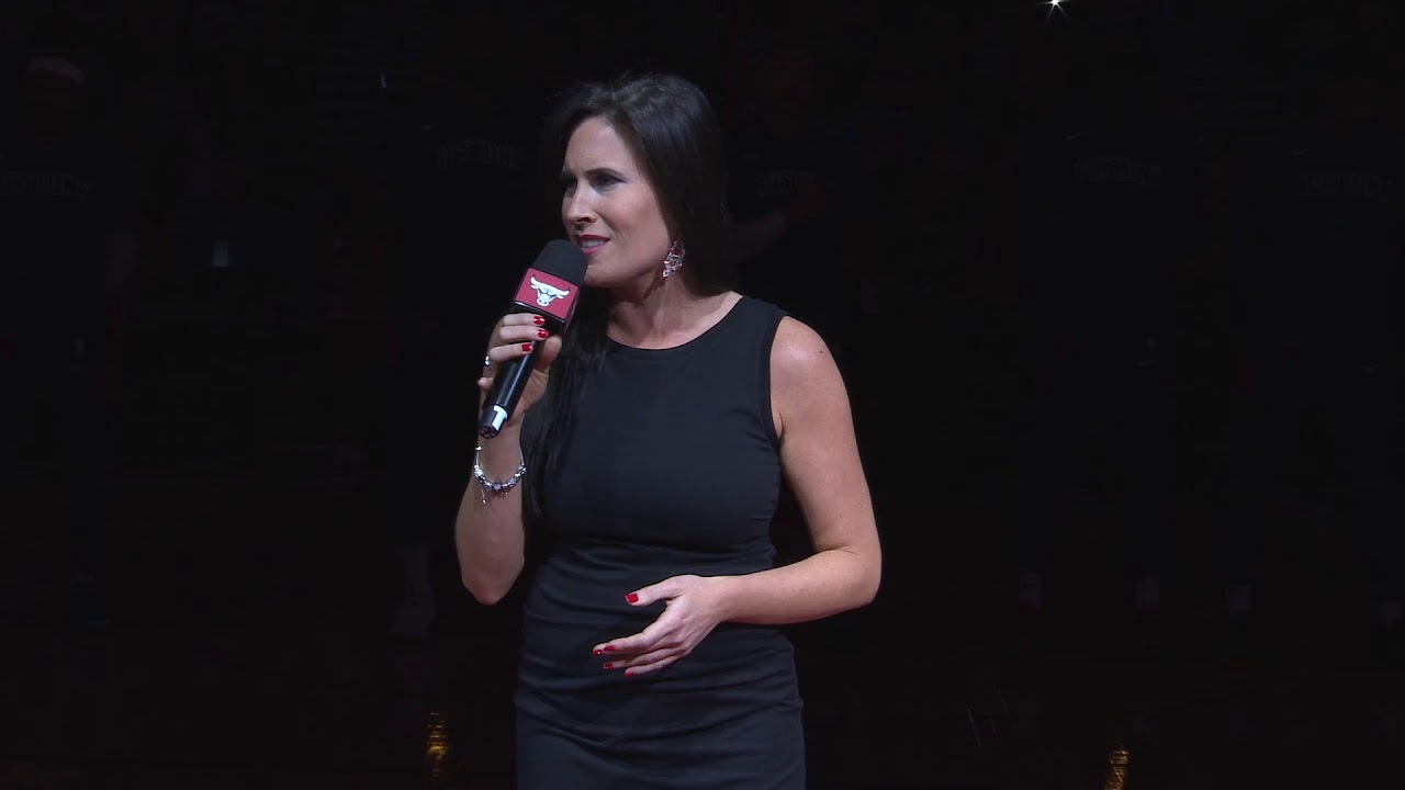 Jenny Farney Chicago Bulls Game National Anthem Performance - YouTube