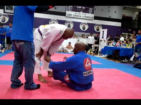 Jeremiah Matthews vs Alvin Tillman - Battle of H-Town 2011 - YouTube