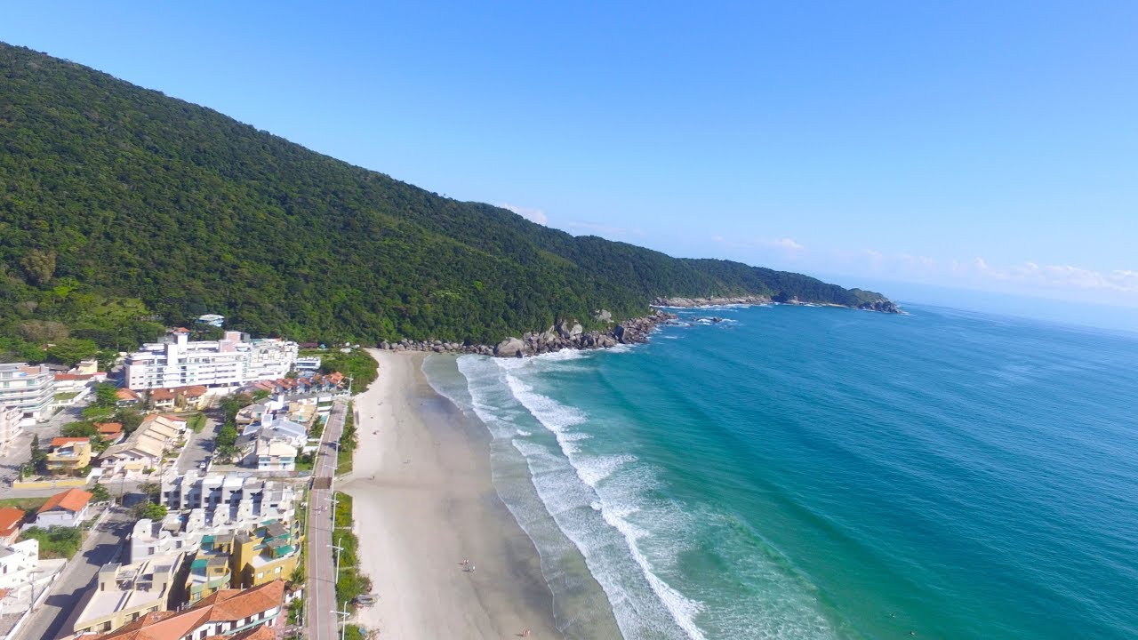 Praia de Bombas - Bombinhas SC - YouTube