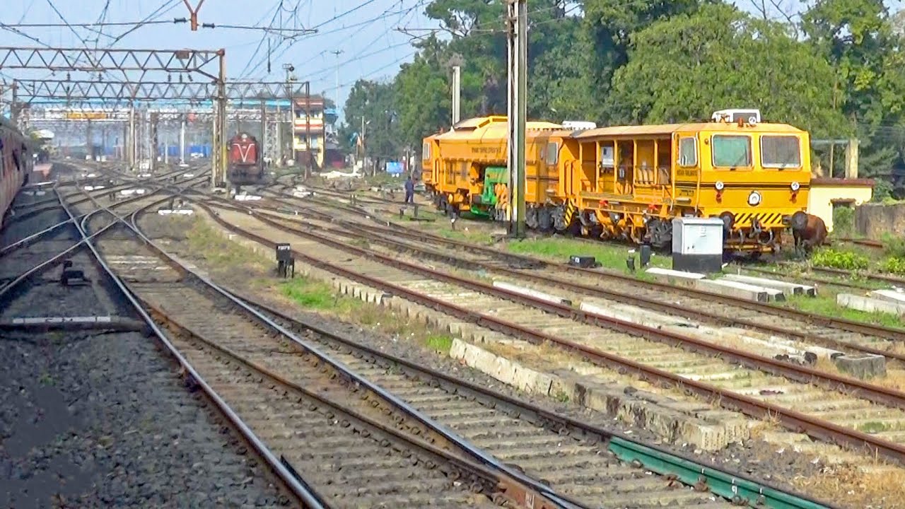 On board journey by EMU Local Train – unbelievable curve – from Hooghly ...