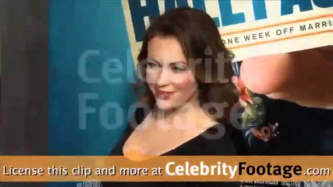 Alyssa Milano - Hall Pass Premiere 4 - YouTube