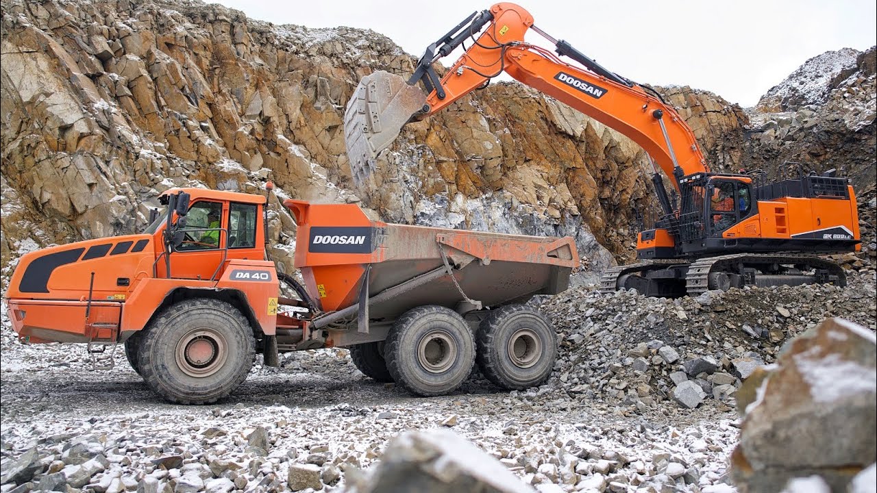 Doosan DX800 Loading Trucks - YouTube
