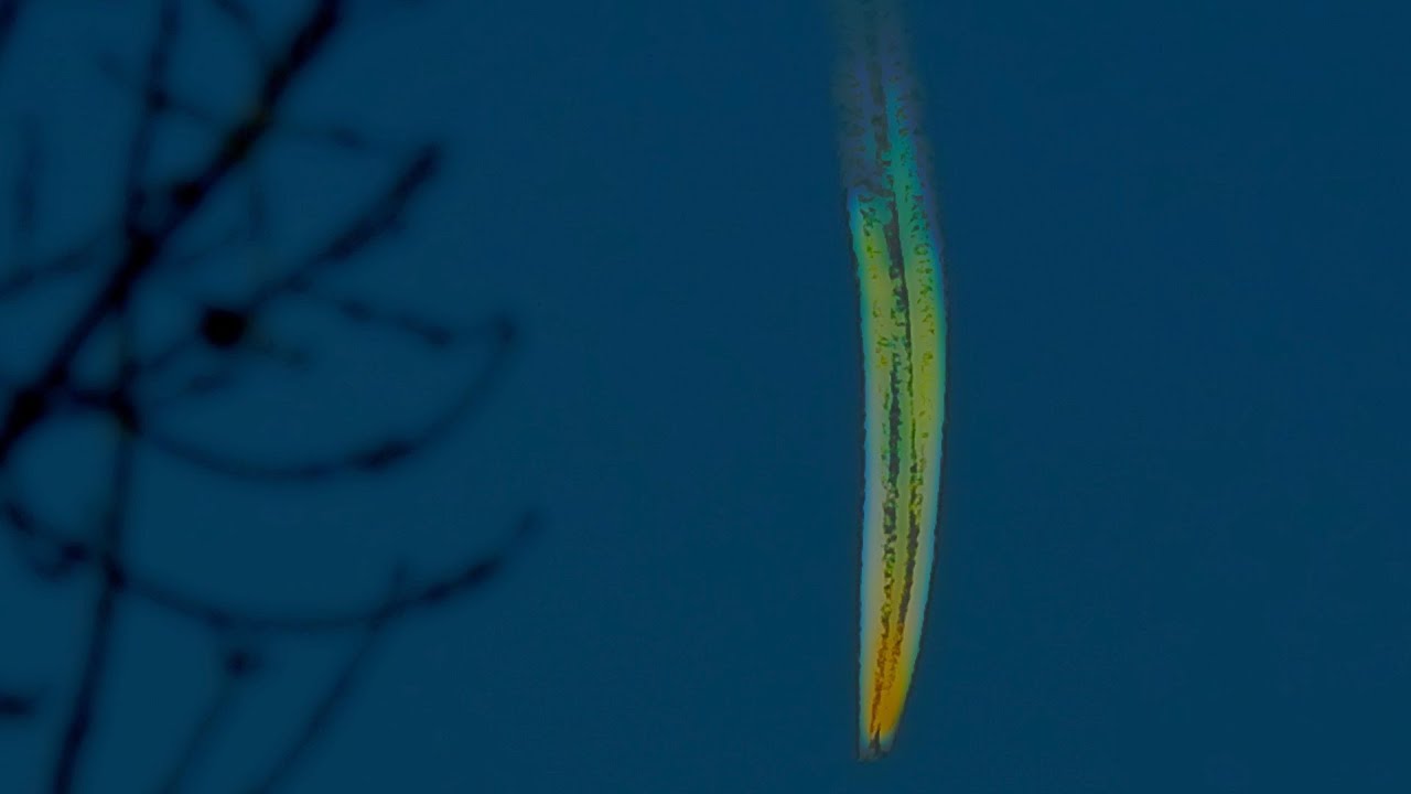 Object On FIre & Smoke Tail Followed by Two Ufo's in Locked Flight with ...