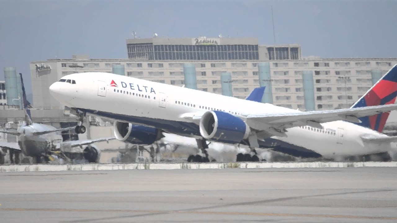 Delta Airlines Boeing 777-200LR [N709DN] Takeoff From LAX - YouTube
