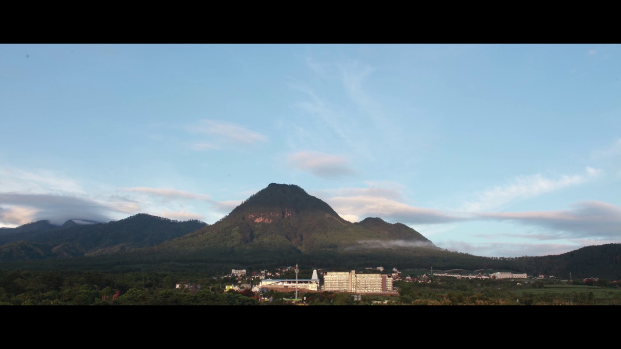 Time Laps From Pohon Inn Hotel Batu Malang Jatim Park 2 - YouTube
