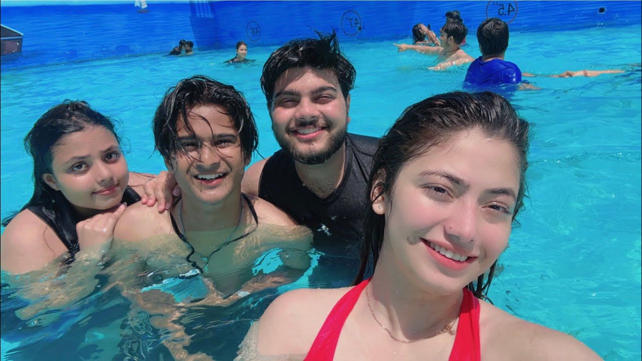Vlog - 1 // water park // - YouTube