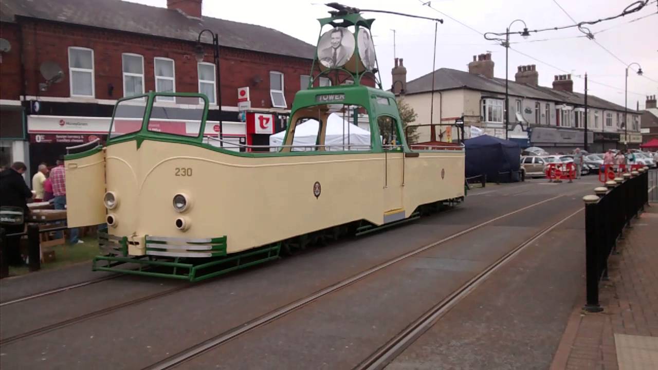 Blackpool tram 230 changes direction Fleetwood 20140720 - YouTube
