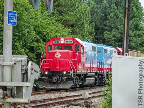 Just Listen to CLNA 4630's Magnificent Nathan P5 Horn As it leads Local 120-23 into the yard ...