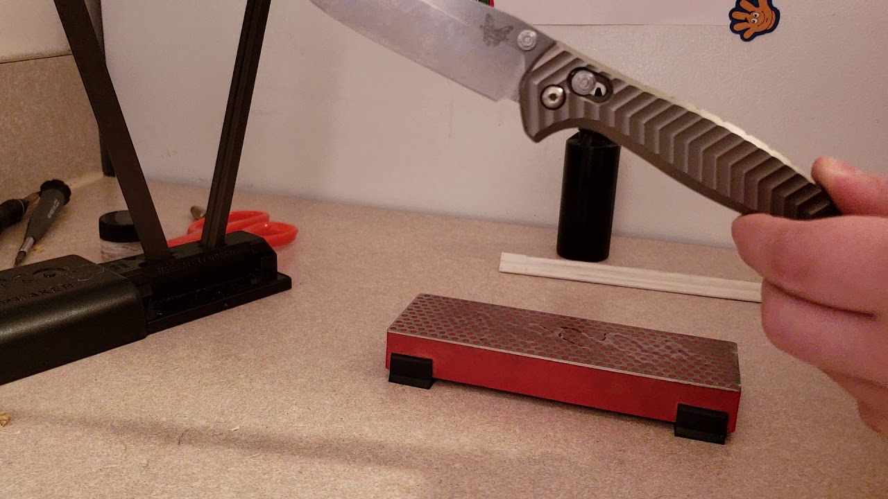 Beginner tricks for the spyderco sharpmaker and transitioning to freehand - YouTube