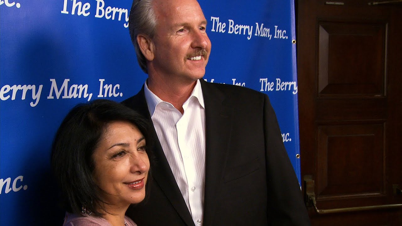 The Red carpet | The Berry Man 2014 Employees Party part 1 - YouTube