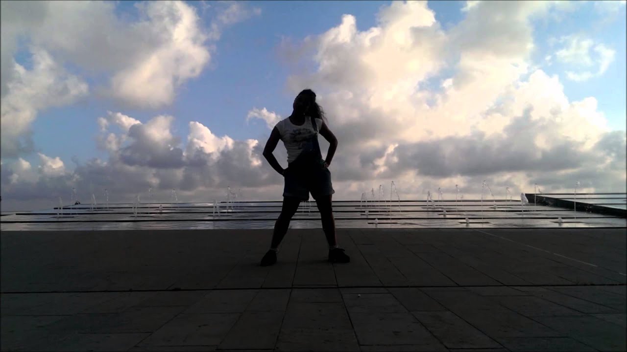 Hatsune Miku - common world domination dance cover ( ありふれたせかいせいふく ...