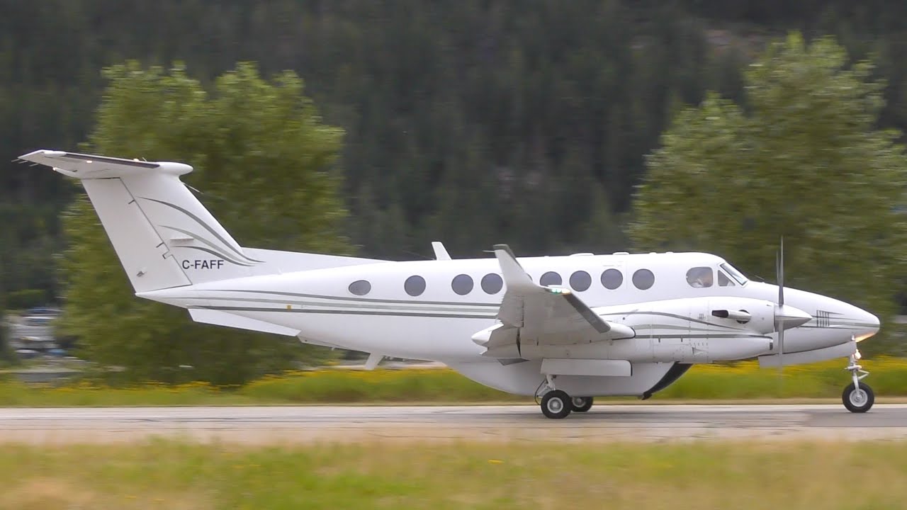 Beechcraft B300 Super King Air 350 Takeoff - YouTube