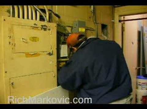 electrocution - man get electrocuted - YouTube