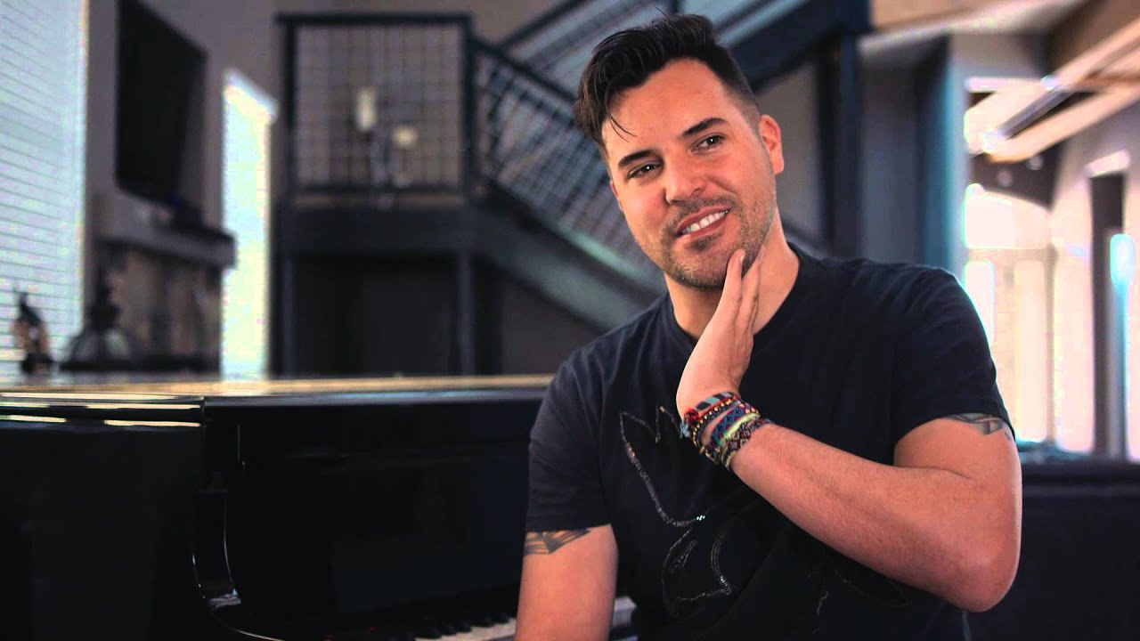 Frankie Moreno: A Must See - YouTube