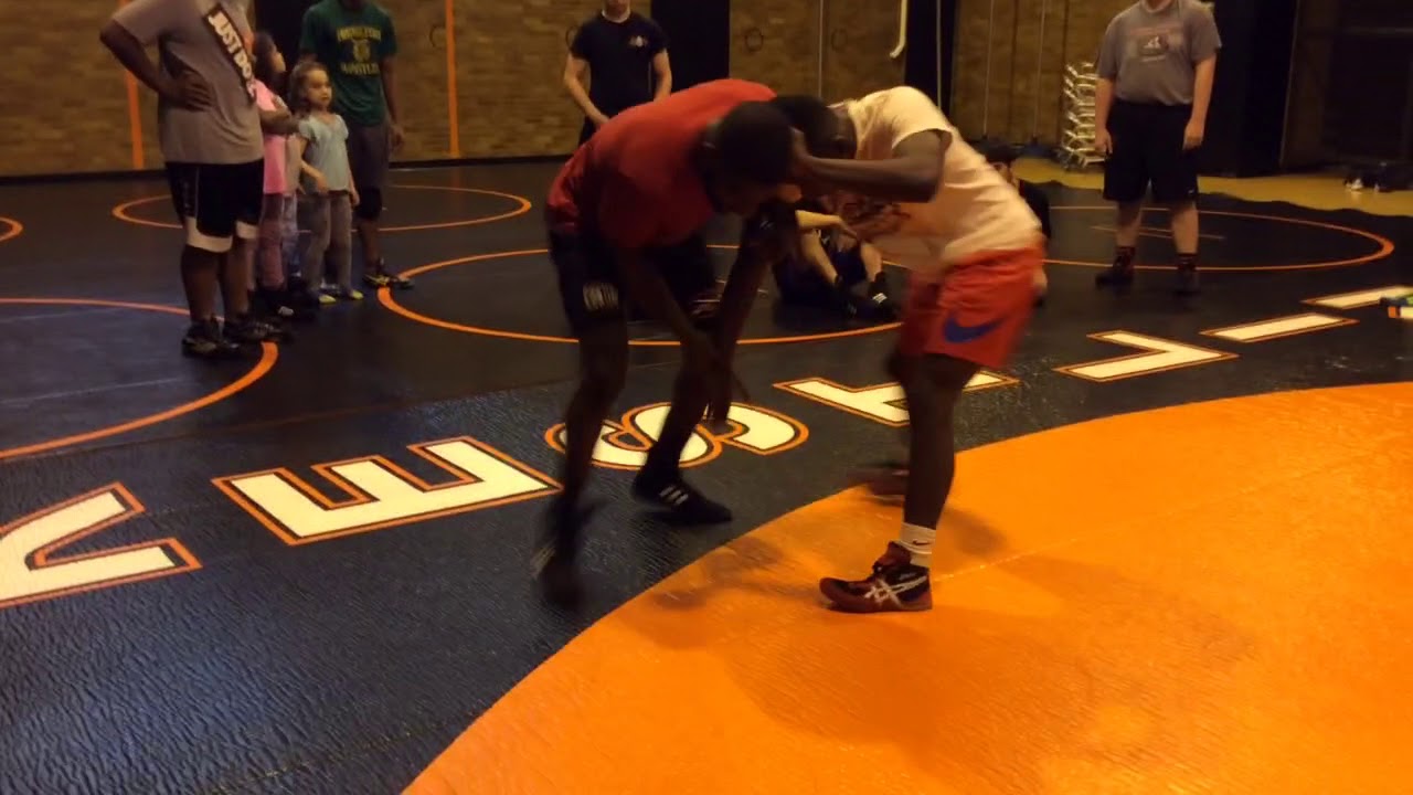2 on 1 knee pick - YouTube