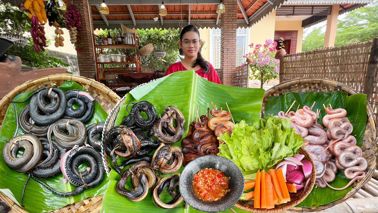 Deep Fry Snakes and Eating Delicious Eating with Country Style - YouTube