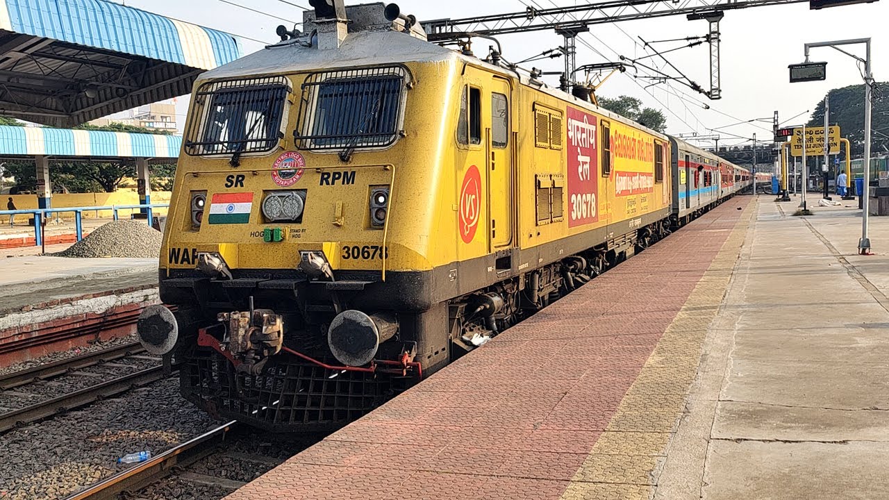 Rapti Sagar SF Express Crossing Tenali Junction From Gorakhpur ...