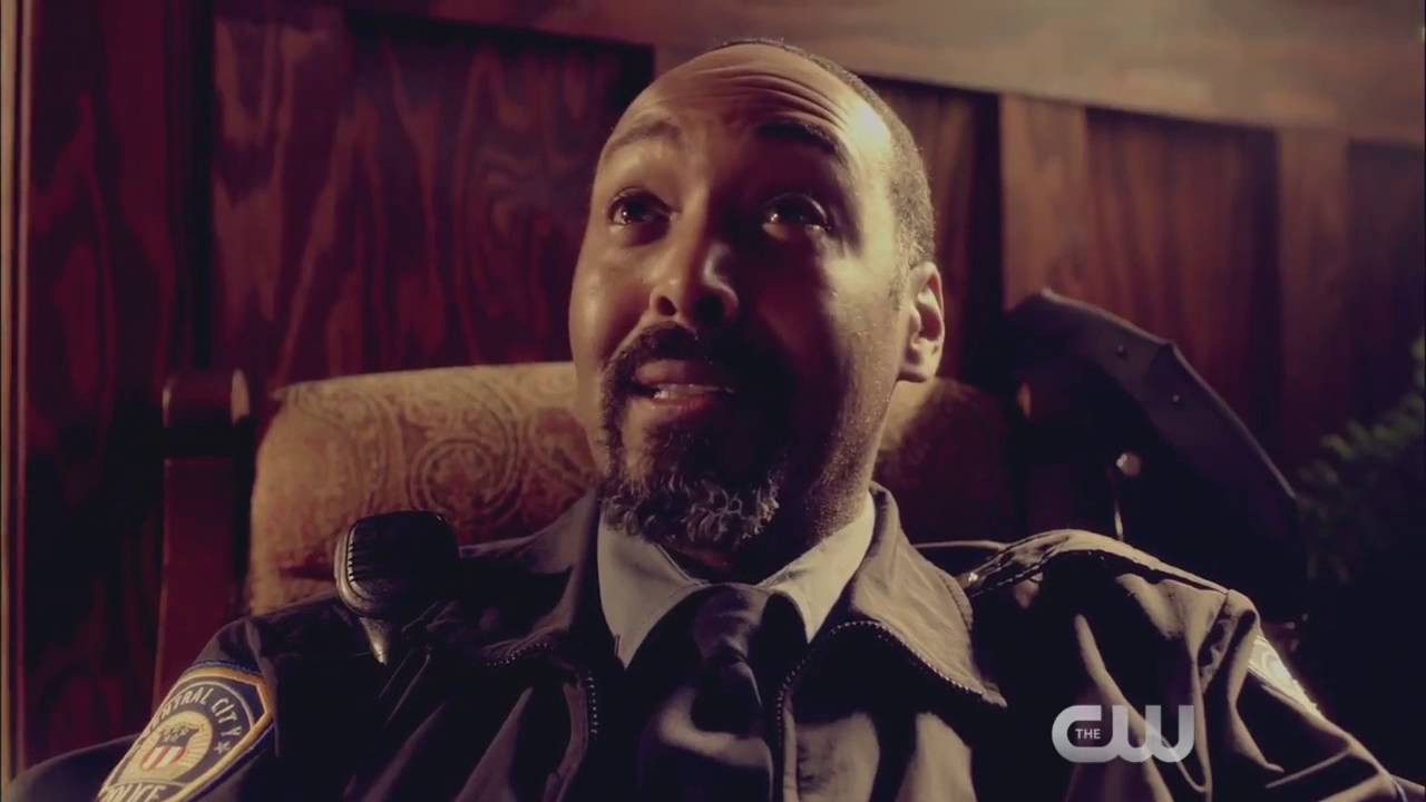 The Flash 2x21 Trailer The Runaway Dinosaur HD - YouTube