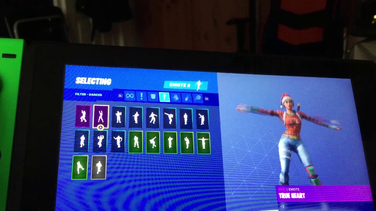 Going through my inventory(Fortnite Battle Royal) - YouTube