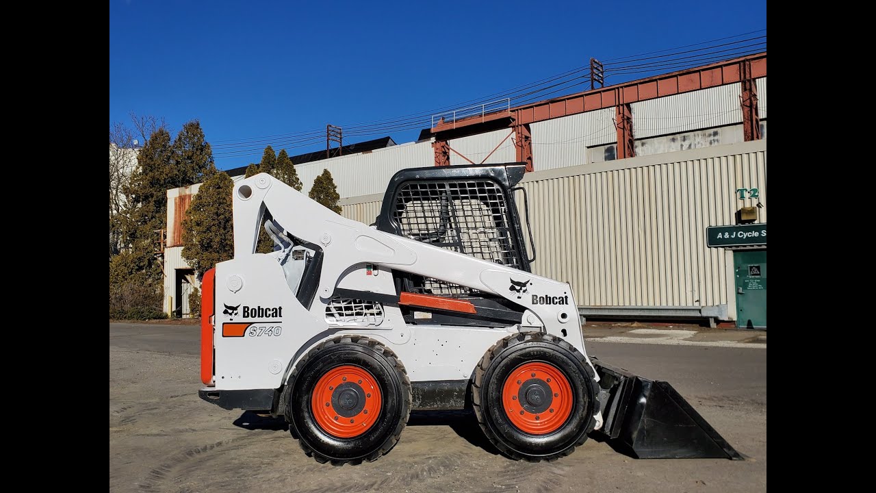Bobcat S740 (426) - YouTube