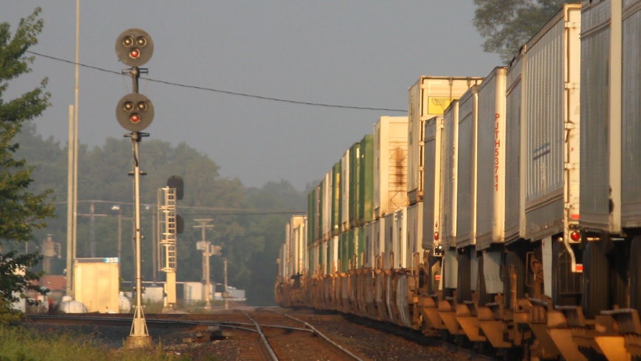 A Trio of Trains by Classic Tri-Light Signals! - YouTube