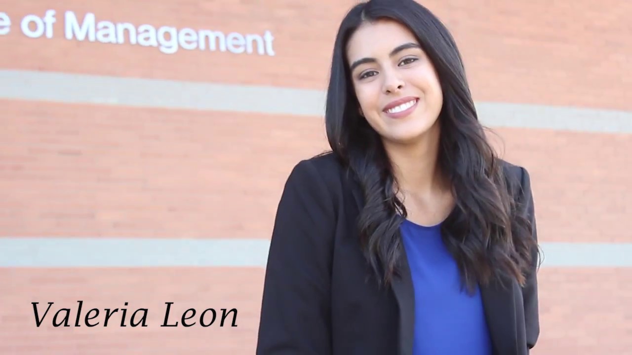 Valeria Leon Personal Snapshot - YouTube