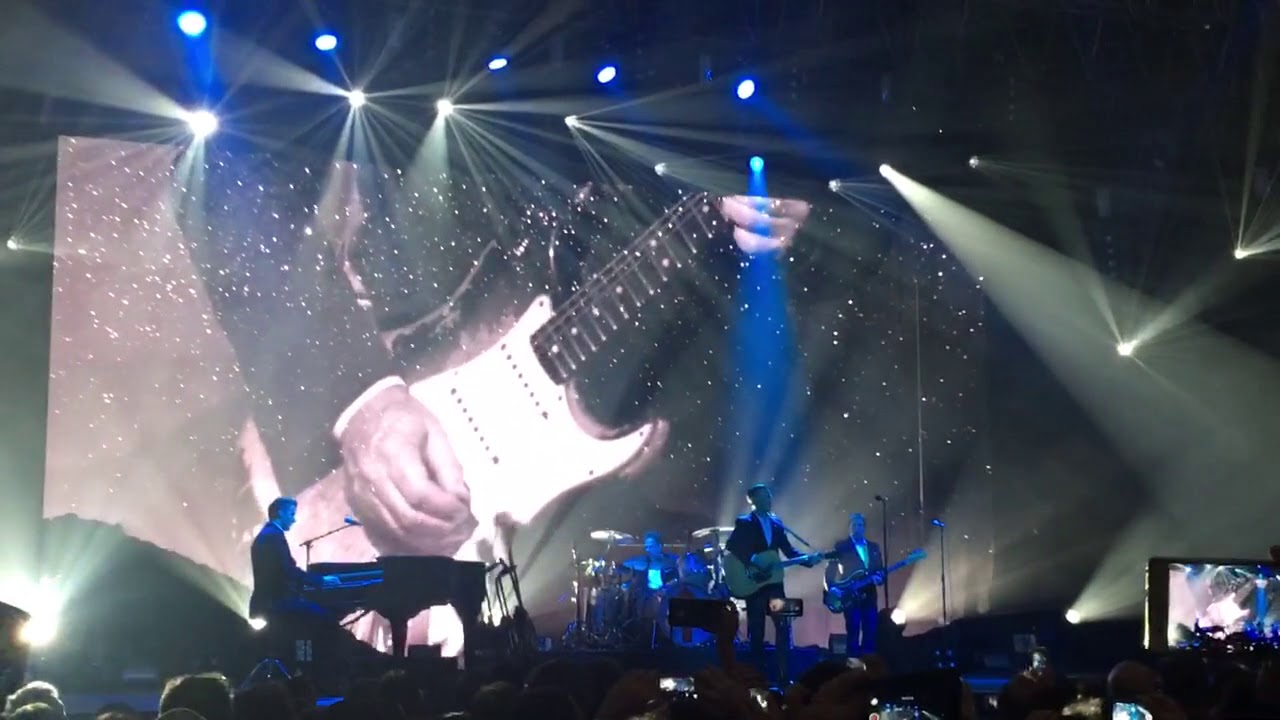Bryan Adams live @ Kioene Arena Padova - YouTube