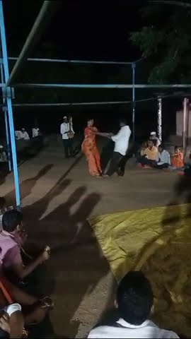 Unveiling the Viral Fugadi Dance: Join the Varkari Movement - YouTube