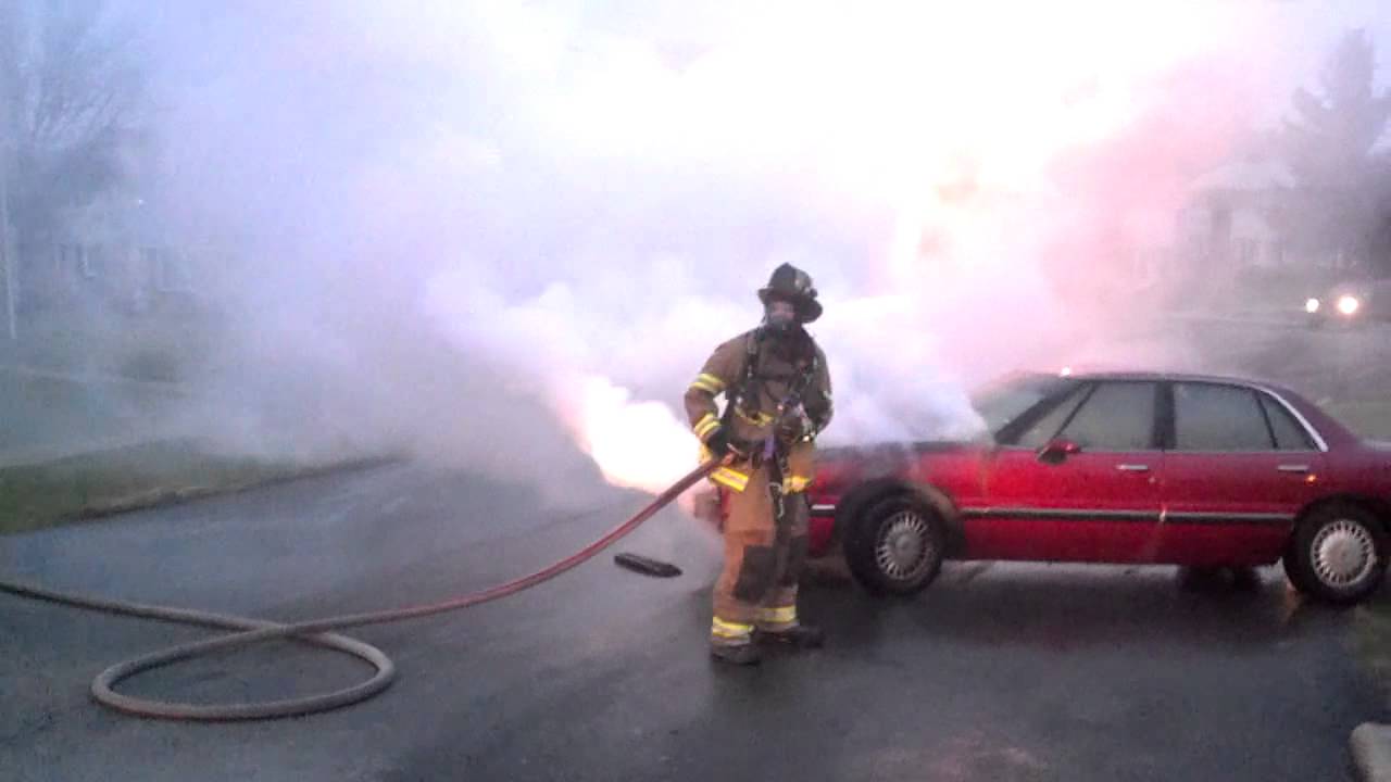Liverpool NY vehicle fire 151 old Liverpool road - YouTube