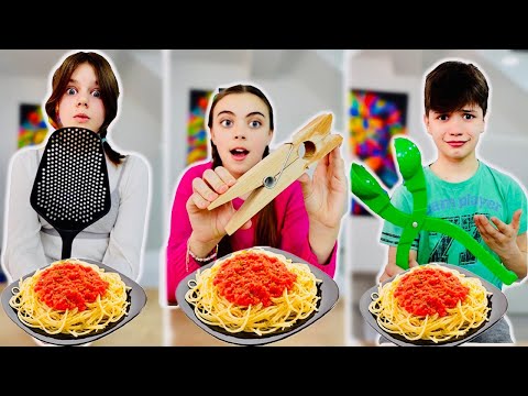 MÂNCĂM CU OBIECTE STRANII ! Challenge cu STAS si TAISIA