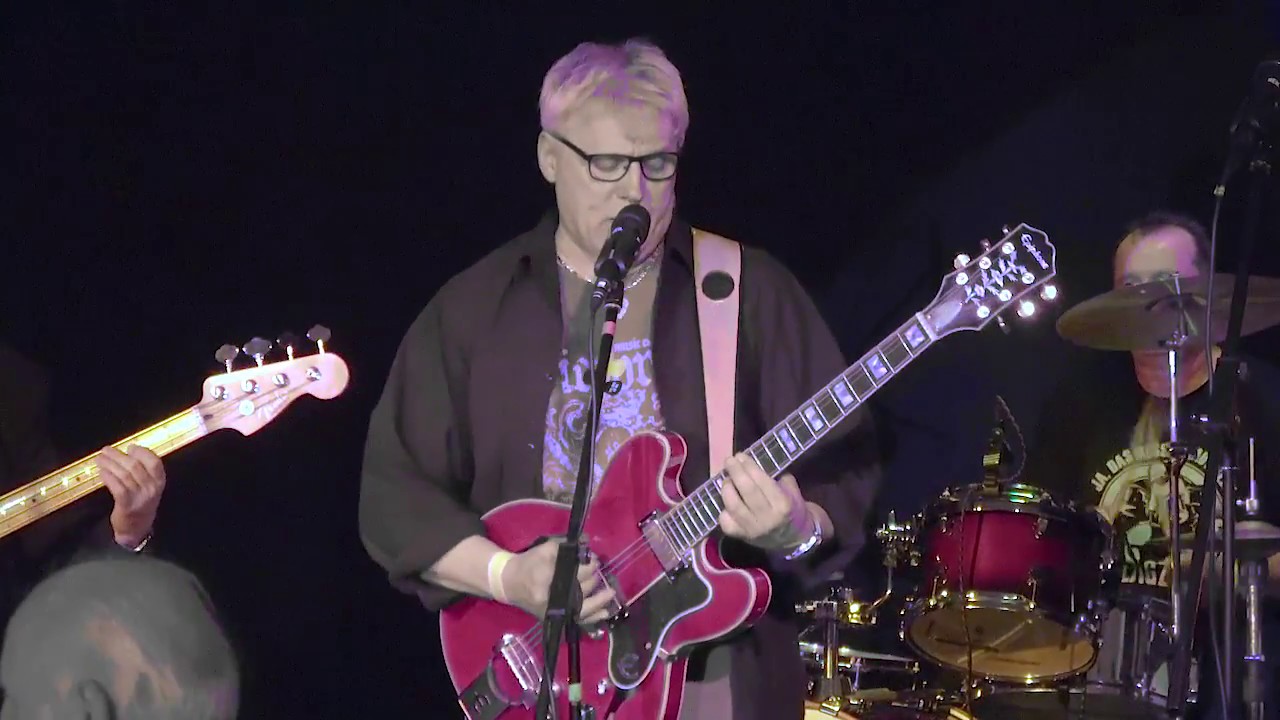 Tom Jet Concert & Session - Roll Over Beethoven - YouTube