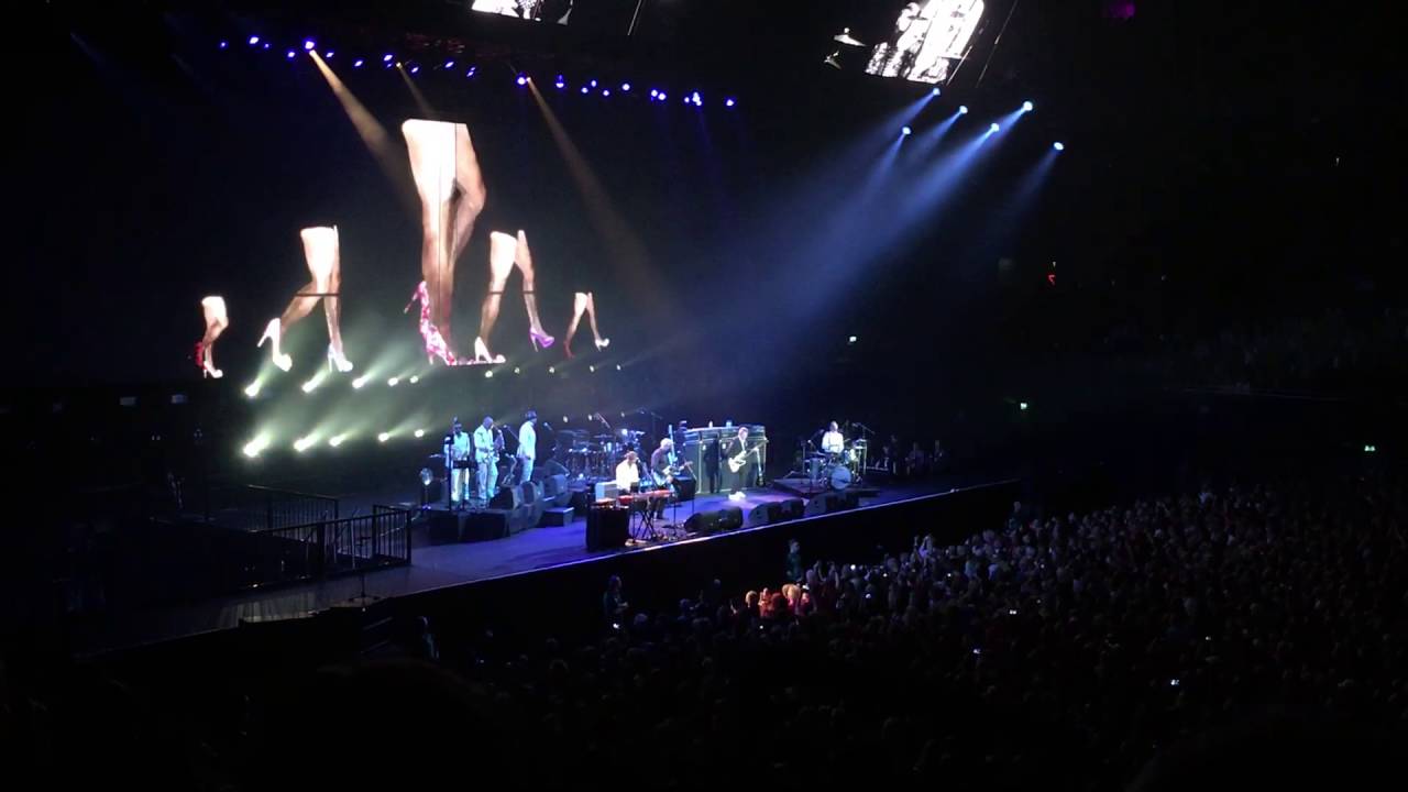 Doe Maar 14-6-2016 Ziggo Dome Carel Copier drummer - YouTube