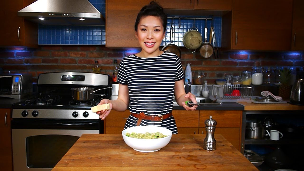 Spring Pesto Pasta with Peas I Debbie Wong's Wok and Gong - YouTube