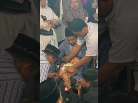 proses sunatan massal bayi di jatiwangi majalengka.