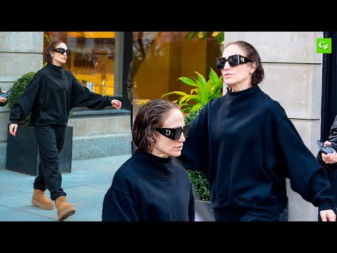 Jennifer Lopez goes makeup free while rocking black sweats and wet hair for New York City outing