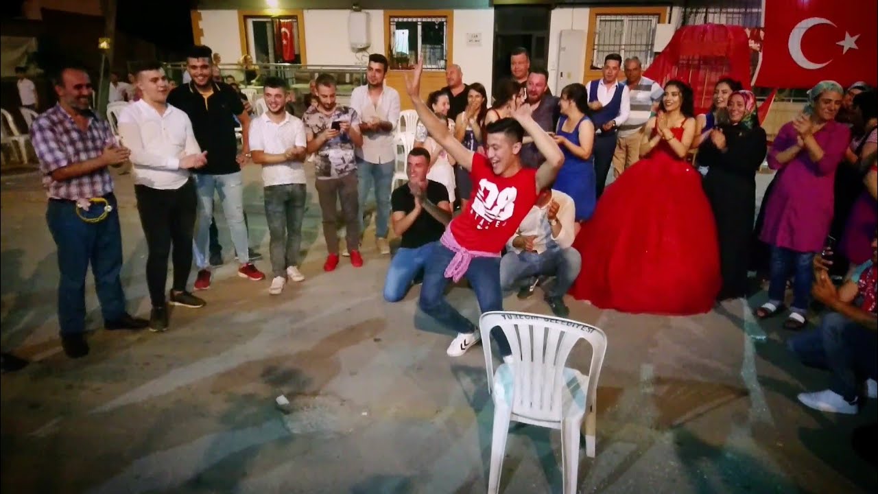 ÇİLLİBOM KEMİKSİZ YAKUP (BONELESS DANCE) HD - YouTube