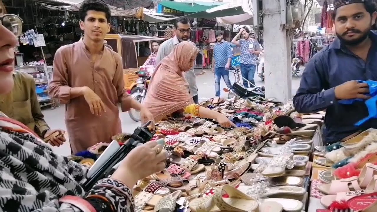 Shopping under budget in 2000| gulghast gardezi market multan| inspired ...