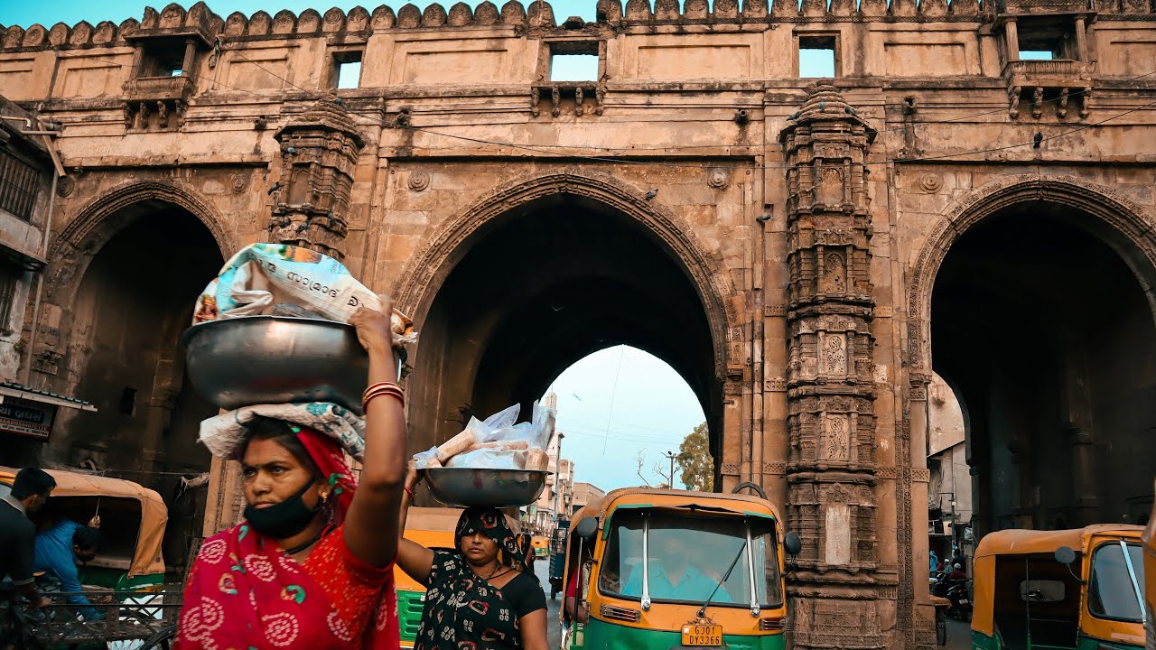 BUSY Streets of AHMEDABAD, Gujarat - India 🇮🇳 - YouTube
