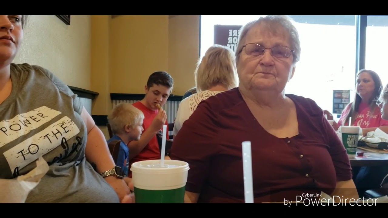 WINGSTOP with family #35 - YouTube