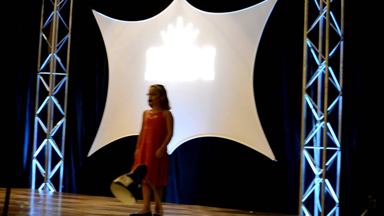 9 yr old Jordan McAndrew Singing "Maybe" from Annie - YouTube