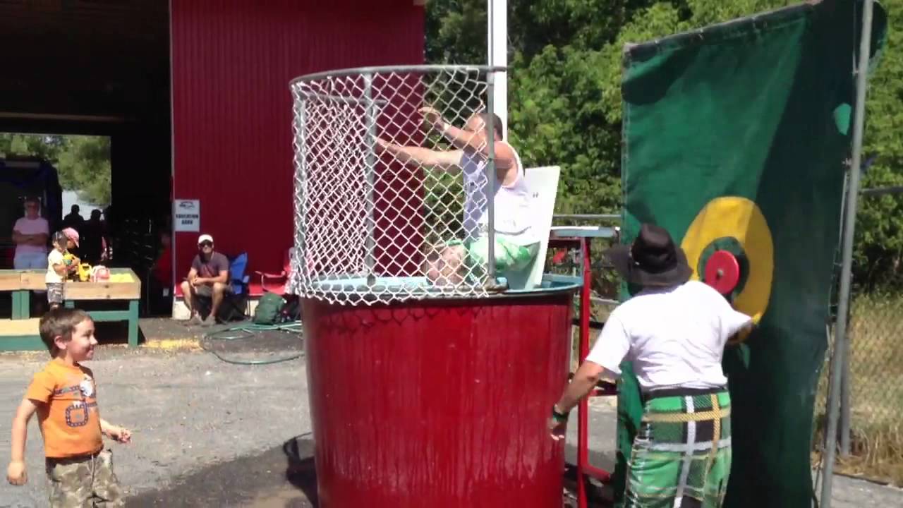 Hayden trying his hand at the dunk tank - Almonte Fair 2012 - YouTube
