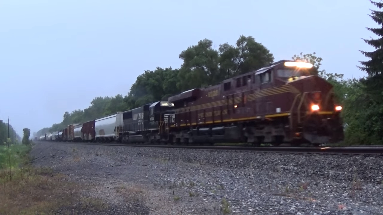 Norfolk Southern NS 8102 Pennsylvania Heritage Unit Train 116 - YouTube