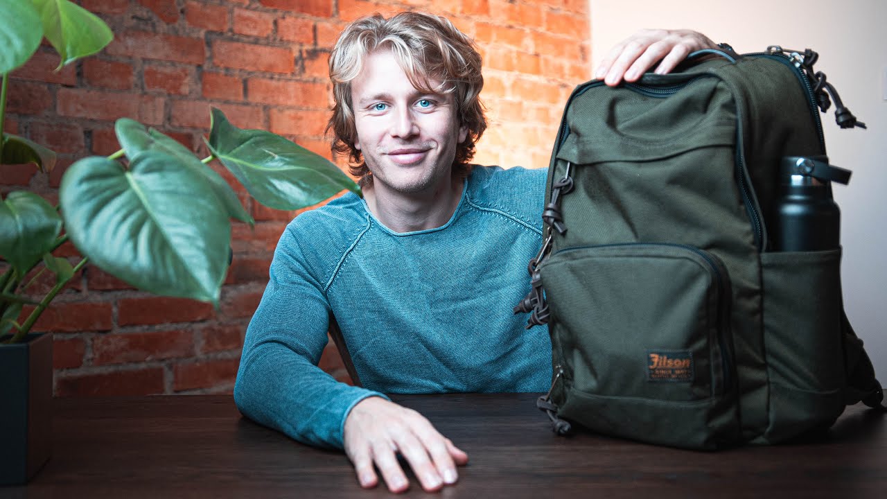 What's In My EDC (Everyday Carry) Tech Bag? - YouTube