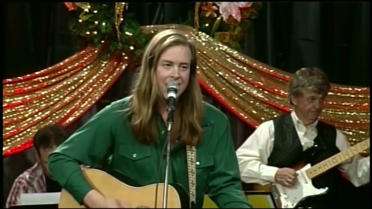 Jordan Musycsyn - Christmas In Cape Breton (2015) - YouTube