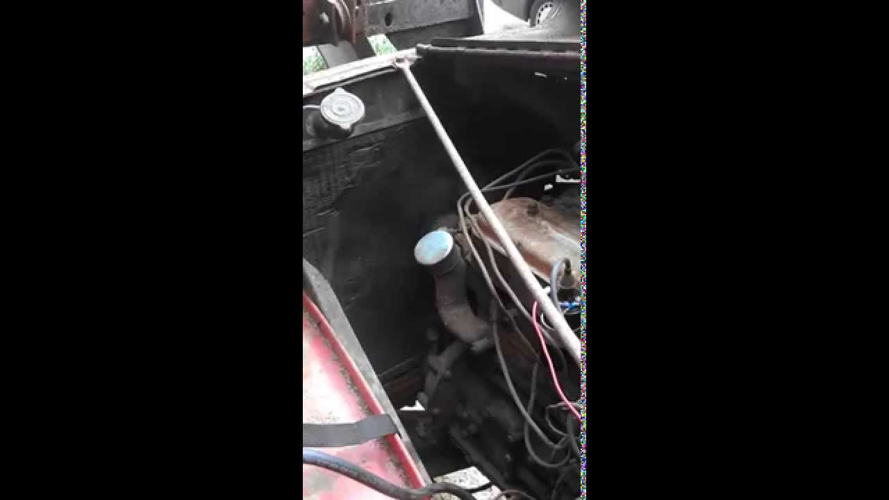 International Red Diamond 450 Engine - YouTube