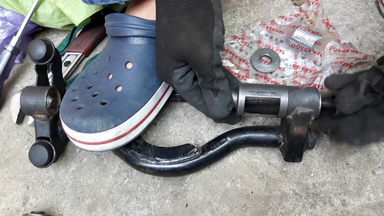 Change Gy6 engine hanger Bushing using proper tools - YouTube