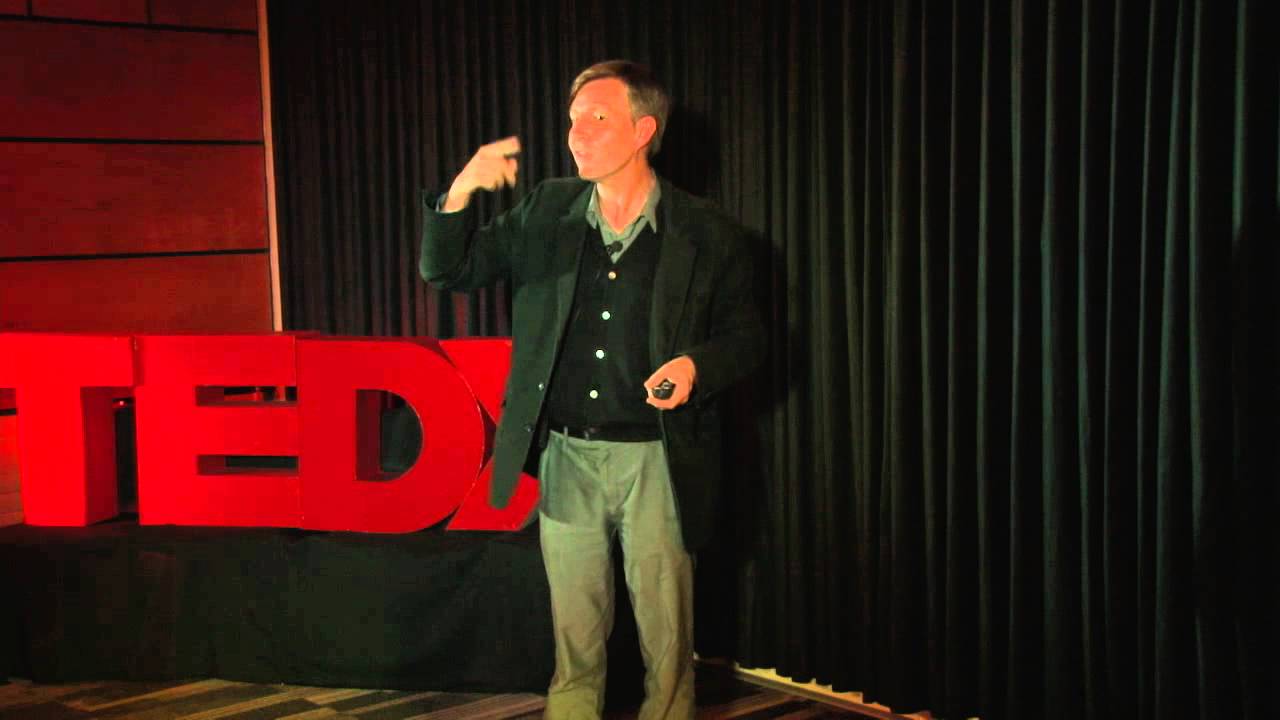 La simpleza de lo complejo | Alonso Benavides | TEDxUDDSalon - YouTube