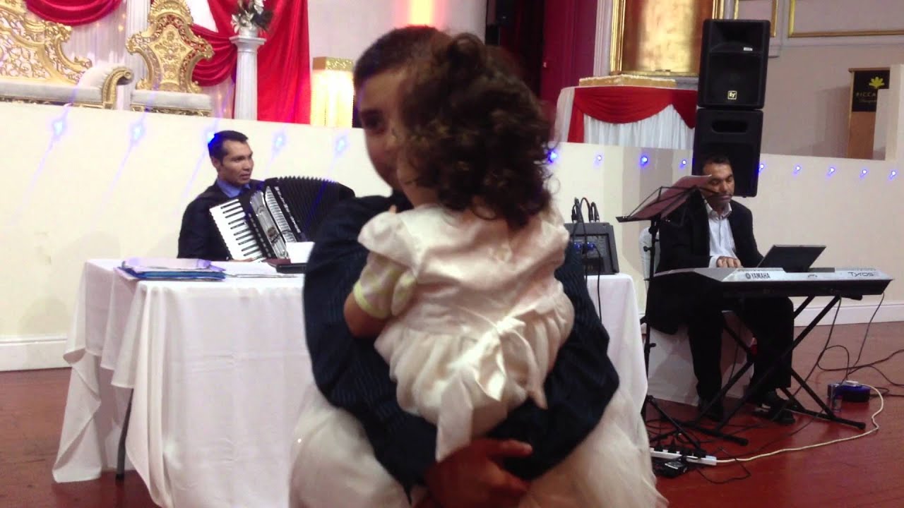 DANIEL DINESCU LA NUNTA IN ANGLIA 2 - YouTube