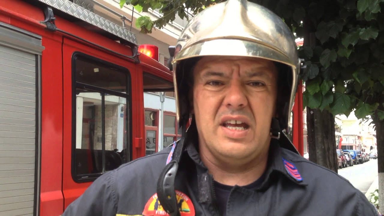 ΦΩΤΙΑ ΣΕ ΕΓΚΑΤΑΛΕΛΕΙΜΕΝΟ ΣΠΙΤΙ ΣΤΗΝ ΠΤΟΛΕΜΑΪΔΑ - YouTube